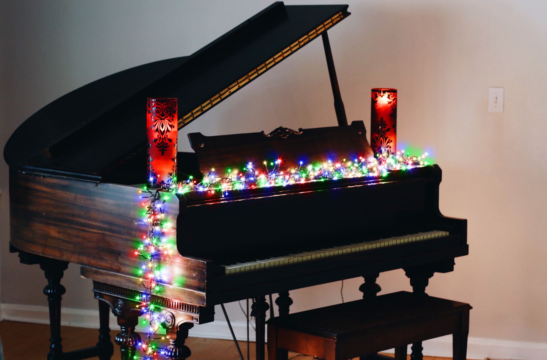 LED Twinkling Cluster Rice Light Set - 768 Multi Color Lights On Green ...